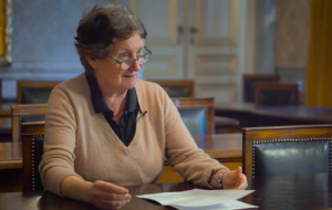 « Regards sur une crise » avec Marianne Dony – lacademie.tv